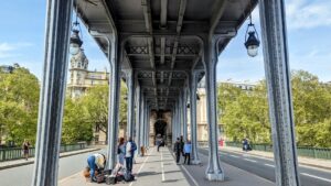 Visit these 12 famous movie locations in Paris - Where should I go?